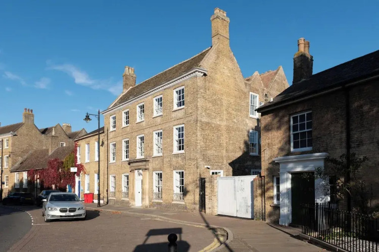 Poets 24 Apartments - Ely