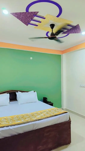 Hotel Shree Radha Rani Palace - Ayodhya