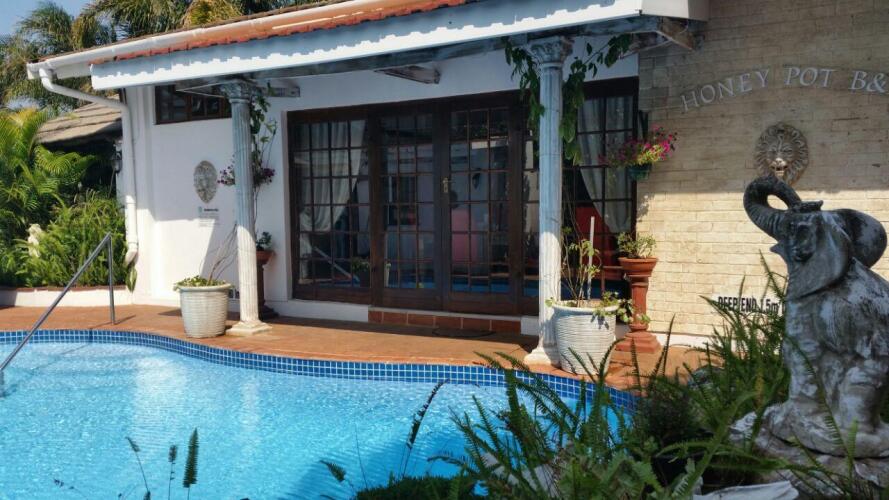 Honeypot Guesthouse - 움랑가