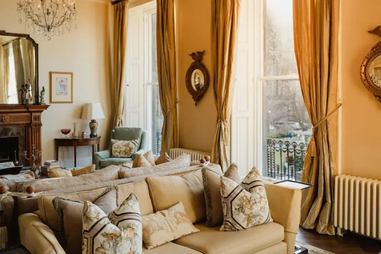 Prestigious Townhouse Close To Princes Street - Edimburgo