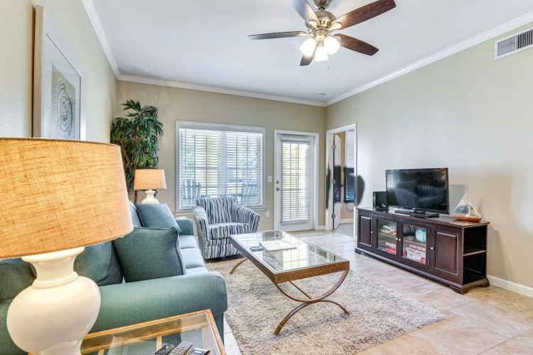 Walk To Beach: Lavish Resort Escape In Galveston! - Galveston, TX