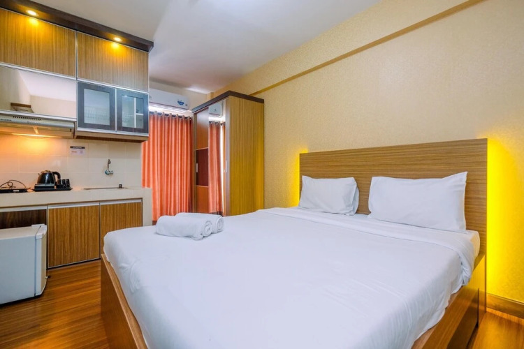 Cozy And Simple Living Studio Apartment At Cinere Resort - Jakarta