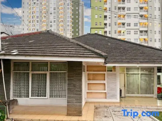 Large Villa 3br Cieumbuleuit Near Pvj & Cihamplas - Bandung
