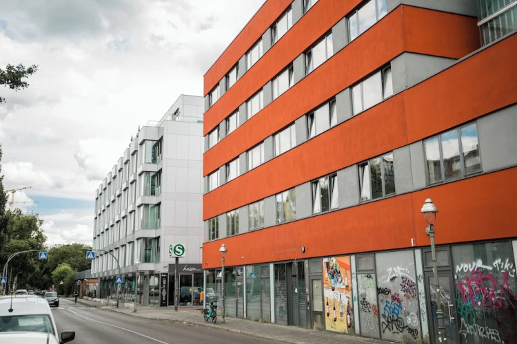 Apartmenthaus Berlin Neukölln - Berlín