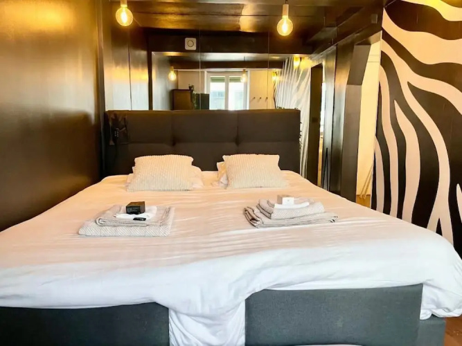 Champs‑elysées Loveroom & Spa - Val-de-Marne