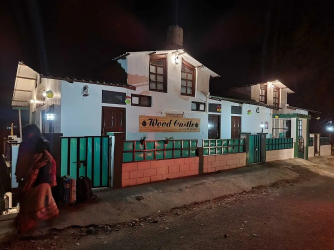 Wood Castle Luxury Home Stay - Ranikhet