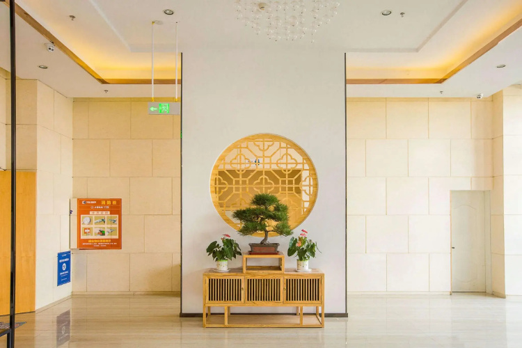 Gujing Junlai Hotel (Luhe Convention & Exhibition Center) - Luohe