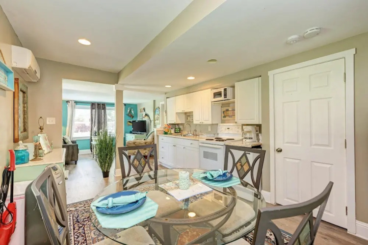 Ami Lighthouse Cottage-one Minute Walk To The Beach-keyless Locks - Longboat Key, FL