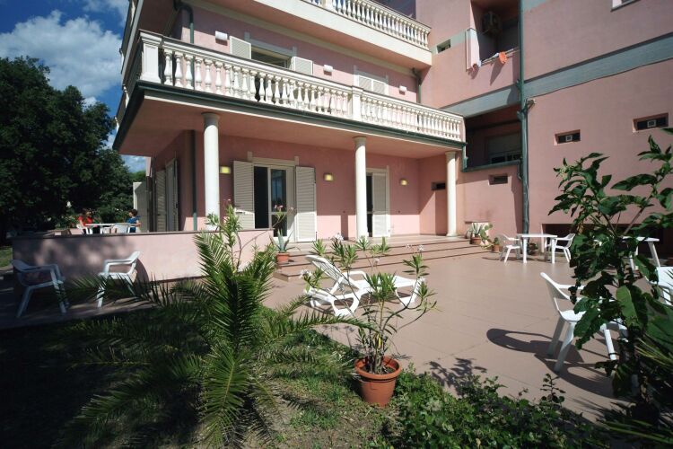 Happy Hotel - Pietrasanta