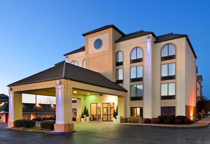 Holiday Inn Express & Suites Bentonville - Bentonville, AR