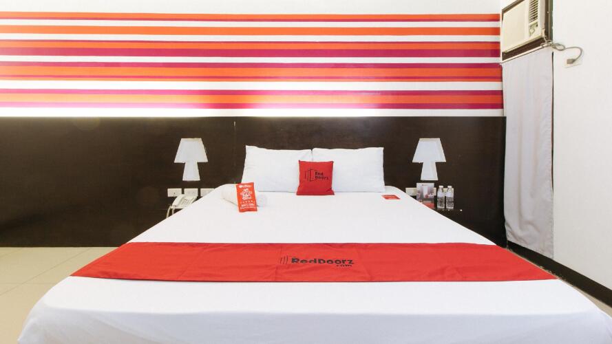Reddoorz @ El Highway Hotel Bulacan - Pandi