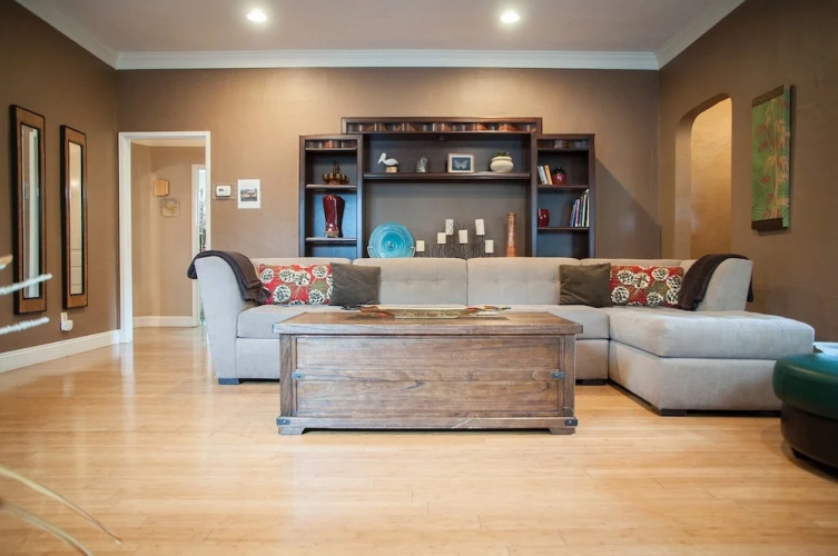 Group Retreat With Hot Tub & Studio - Visalia, CA