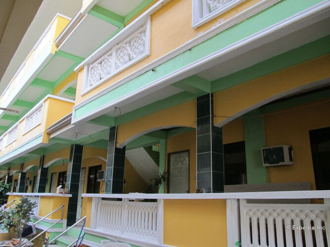 White Beach Hotel Bar And Restaurant - Puerto Galera