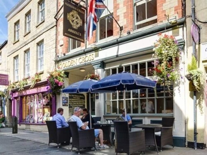 The Golden Cross Inn - Cirencester