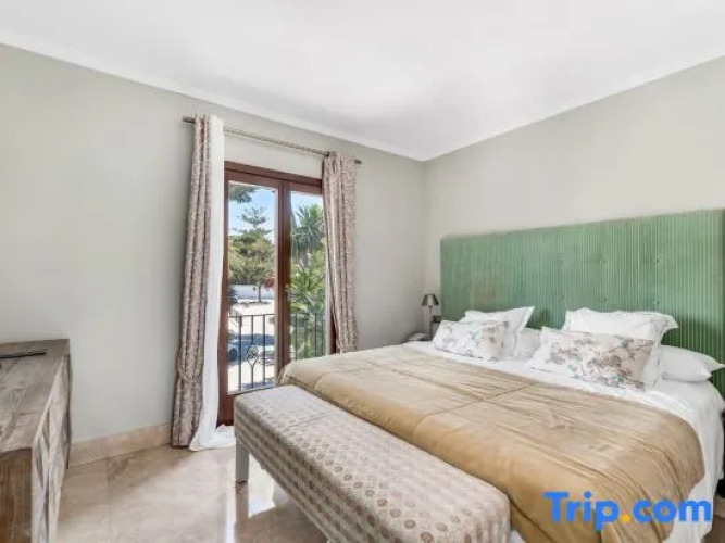 All About Puente Romano Penthouse Suite - Marbella