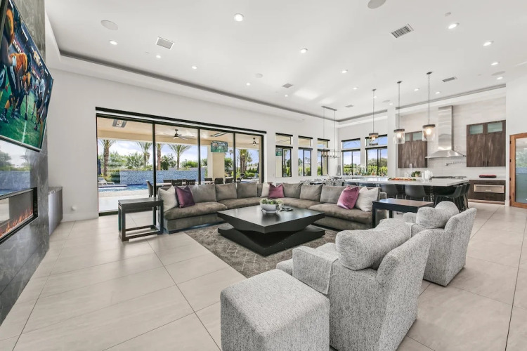 Palm Villa- Luxury 7 Bed, Pickleball, Volleyball, Golf - Palm Desert, CA