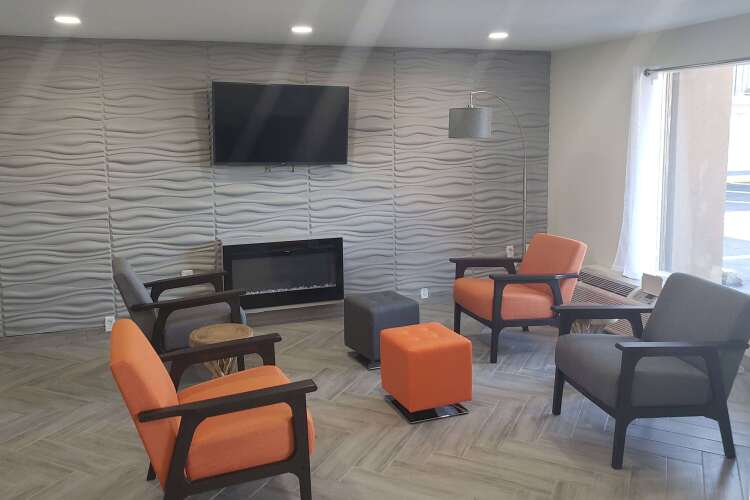 Super 8 By Wyndham Morganton - Morganton, NC