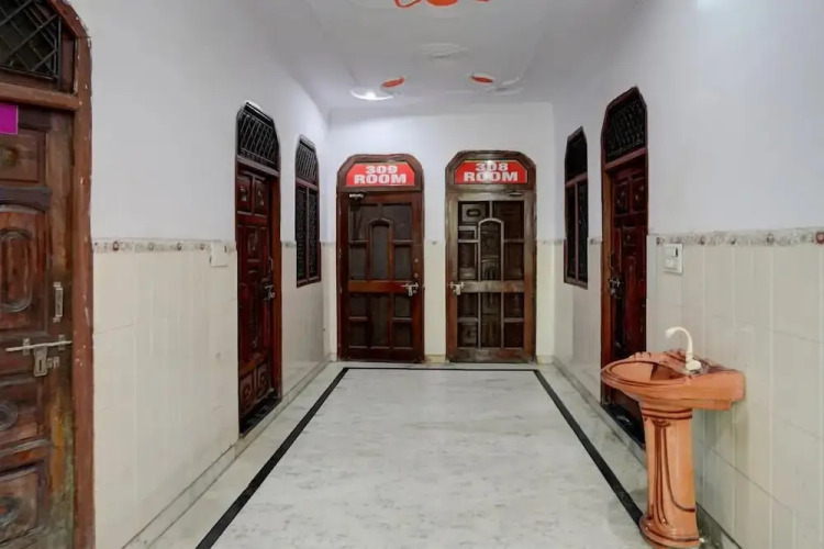 Zoom Hotel - Ghaziabad