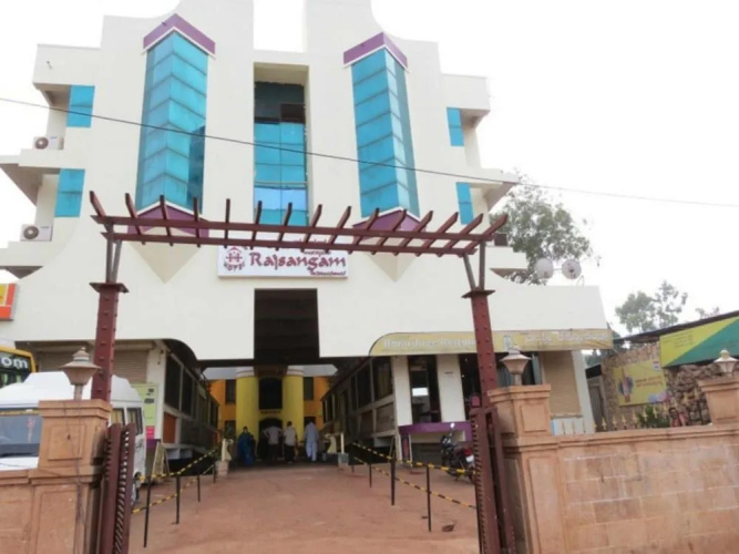 Hotel Rajsangam International - Badami