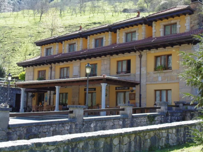 Logis Hotel Restaurante La Casa De Juansabeli - Cabrales