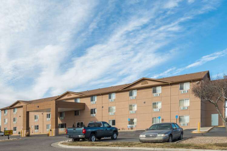 Super 8 By Wyndham Henderson North East Denver - Thornton, CO
