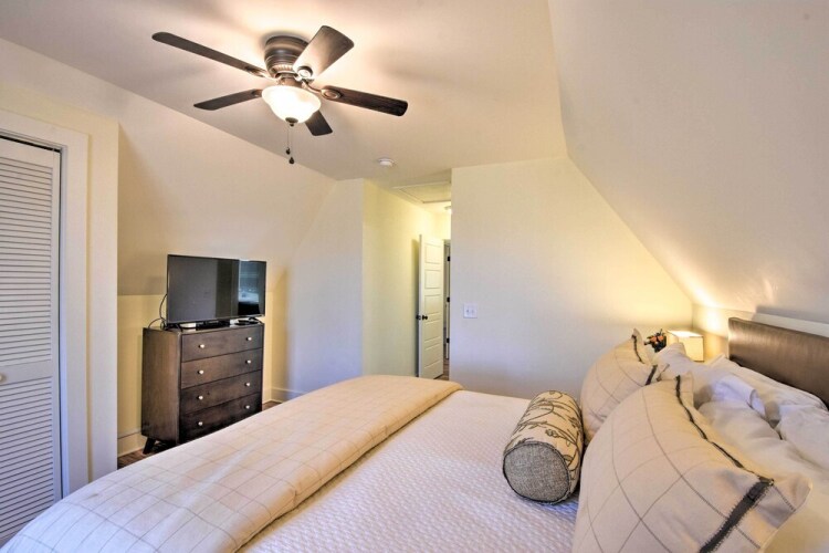 Renovated Chalet-style Escape < 1 Mi To Town! - Highlands, NC