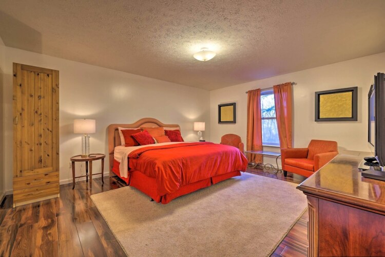 Poconos Retreat: Resort Perks, Lake Access! - Mount Pocono, PA