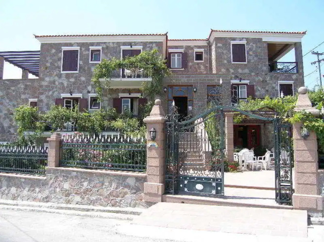 Hotel Iris - Лесбос