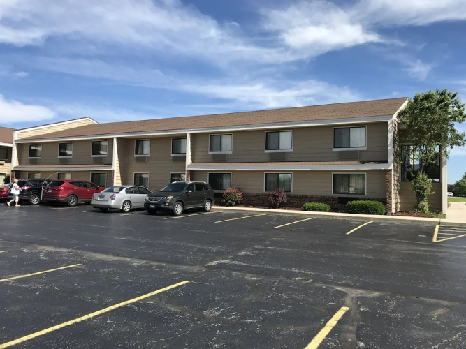 Americinn West Bend - Hartford, WI