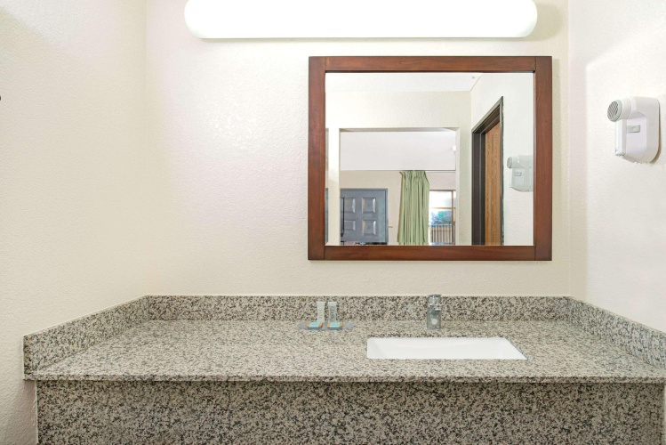 Travelodge By Wyndham Sacramento / Rancho Cordova - Rancho Cordova, CA