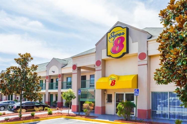 Super 8 Stafford - Stafford, VA
