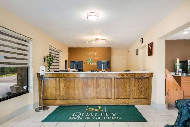 Quality Inn & Suites Mt Chalet - Clayton, GA