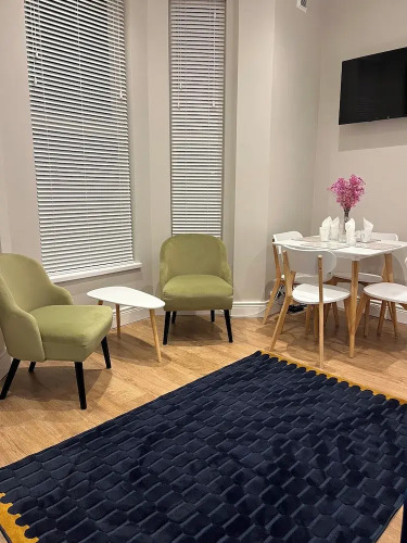 Fitzroy Avenue Apartment Accommodate Up To 5guests - Belfast