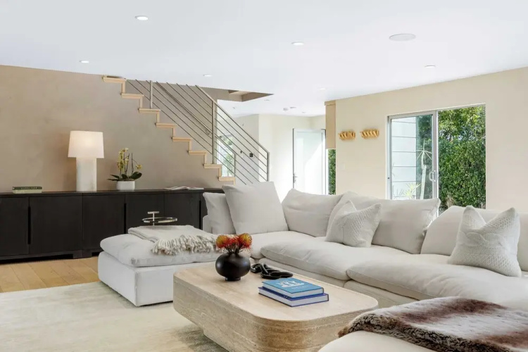 Luxury Hollywood Hills Home With Pool, Outdoor Dining & Iconic Views Skyline Chalet - Los Angeles, CA