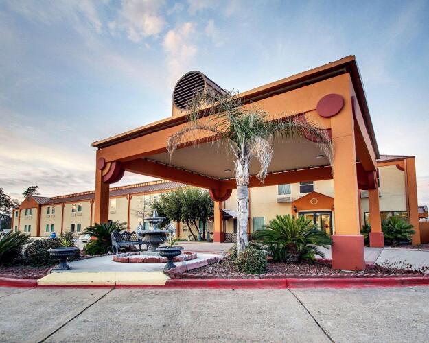Econo Lodge Inn & Suites - Pass Christian, MS