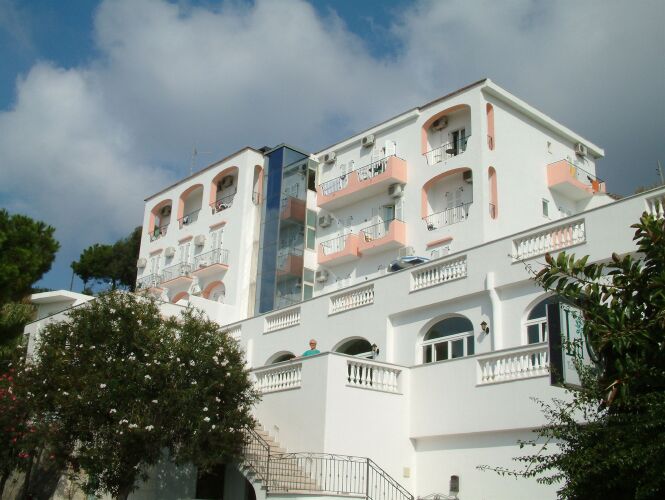 Hotel La Ginestra - Forio
