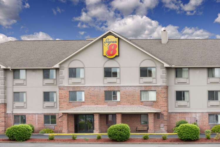Super 8 By Wyndham Morgantown - Cheat Lake, WV