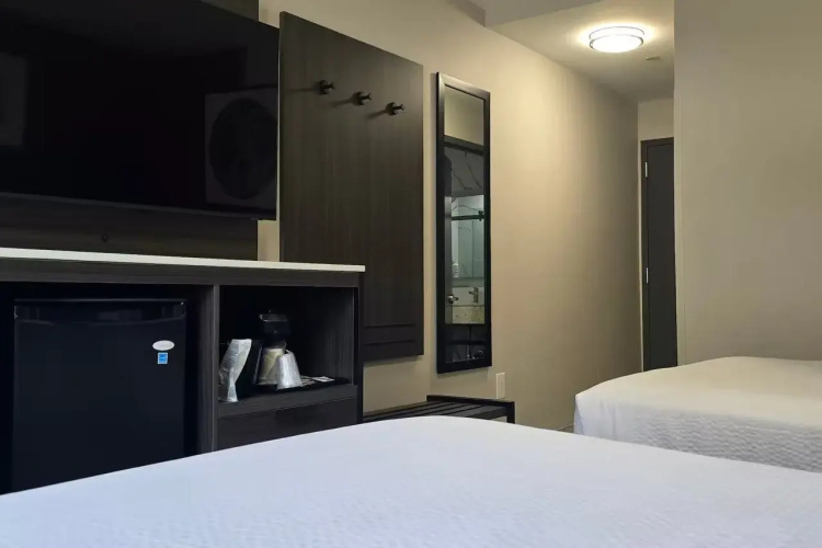 Ramada By Wyndham Brooklyn Empire Blvd - New York City