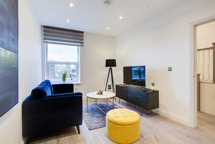 Hybrid Resi - Fulham - Barnes