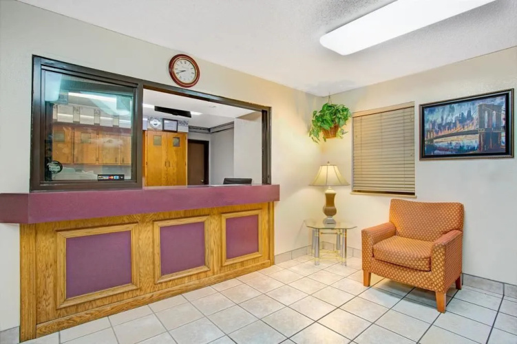Super 8 Newport News/jefferson Ave. - Hampton, VA