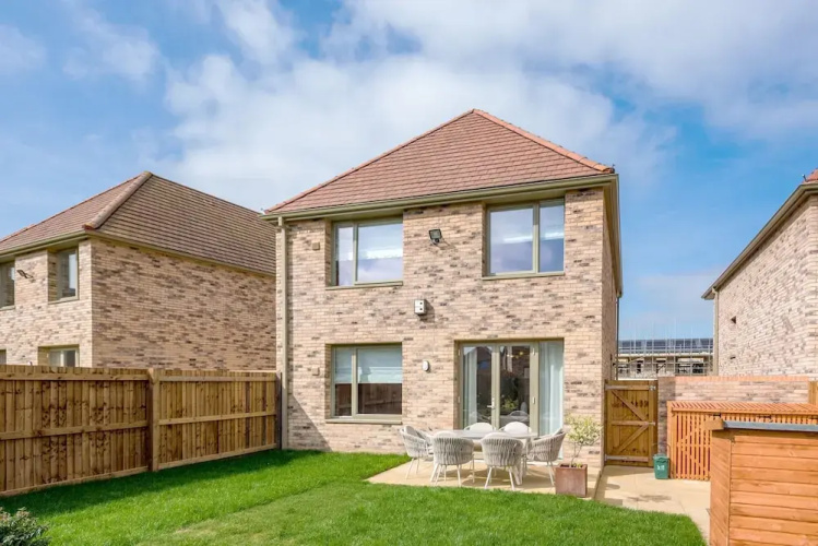 Stylish 4-br House - Free Parking Nice Garden - Oxford