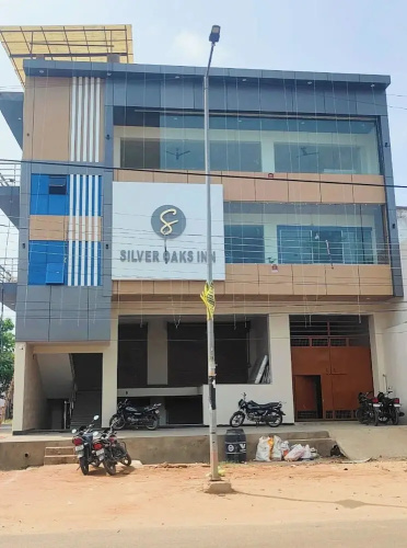Hotel Silver Oaks Inn Mathura - Mathura