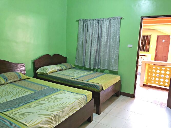 Queen Of Isle Restaurant And Cottages - Abra de Ilog
