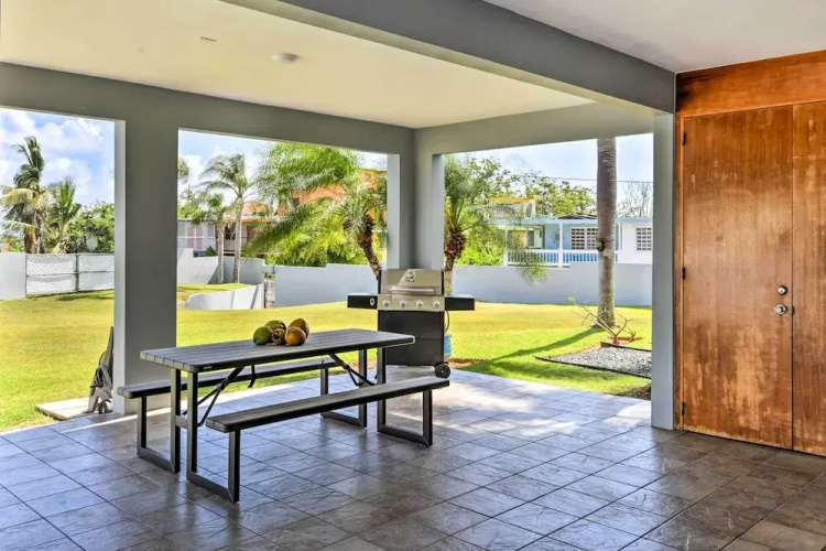 Oceanside Vega Baja Beach House Paradise W/ Views! - Vega Baja