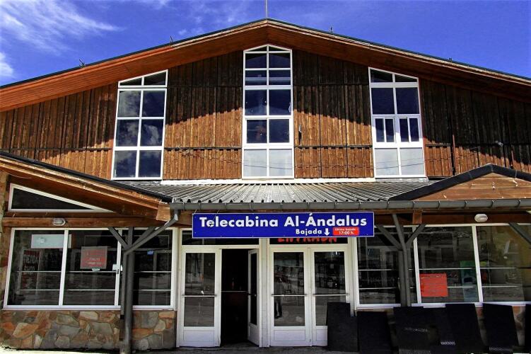 Todosierranevada Zona Baja Varios Edificios Junto A Los Telecabinas - Sierra Nevada
