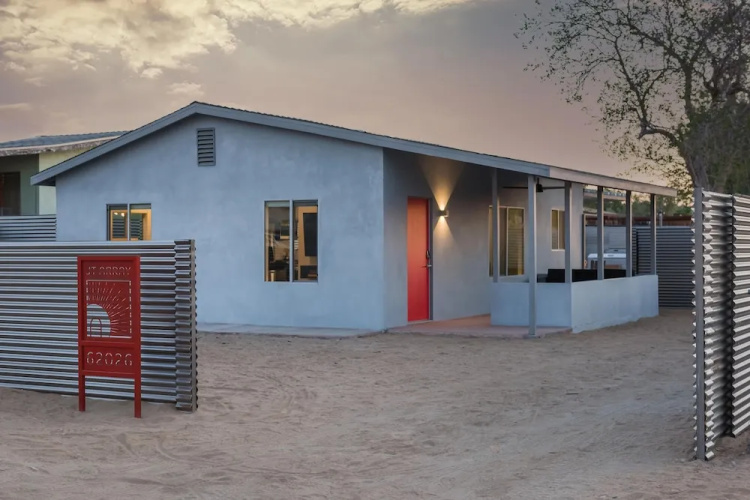 Skull Rock Cottage - Walk To Town & Hot Tub, Star Gazing 1 Bedroom Home - Joshua Tree National Park