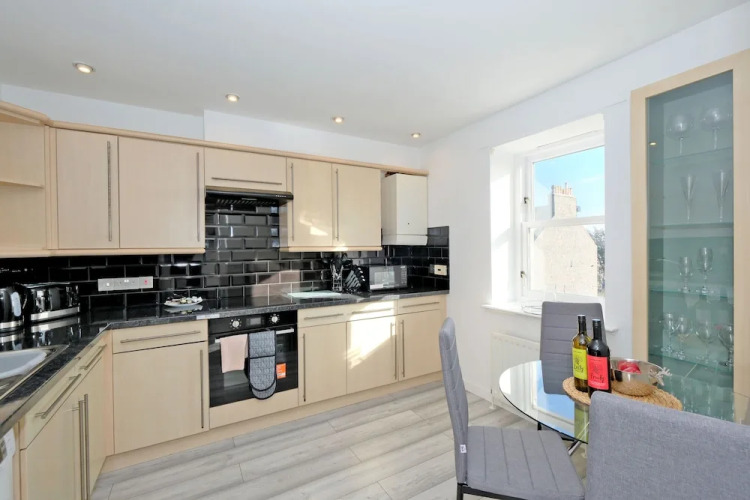 Orange Apartments - Belgrave Mansions - Aberdeen