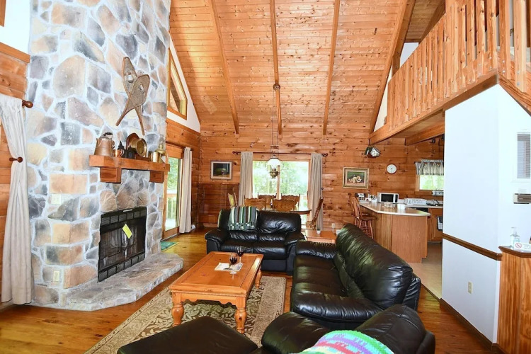 Lazy Bear Retreat - Classic Cabin! - Green Ridge State Forest, Flintstone