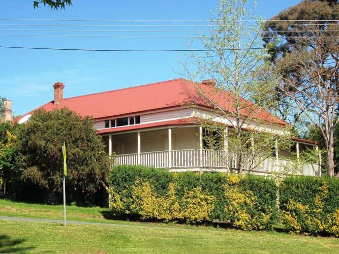 Healesville Garden Accommodation — The Grand Hotel - Healesville
