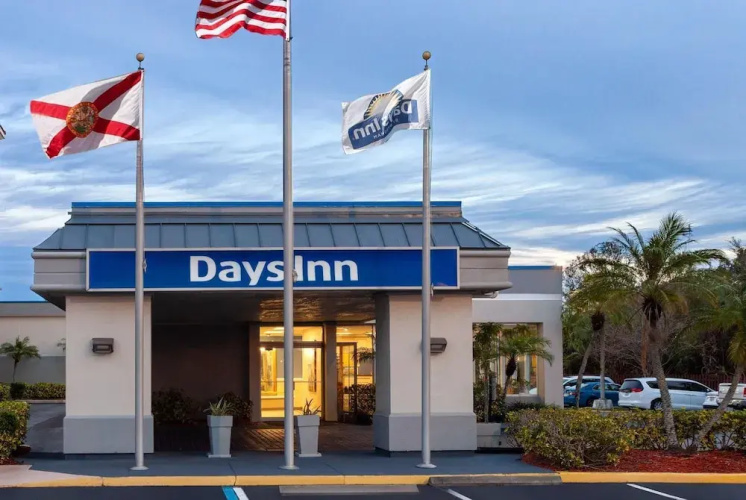 Days Inn By Wyndham Melbourne - Melbourne, FL